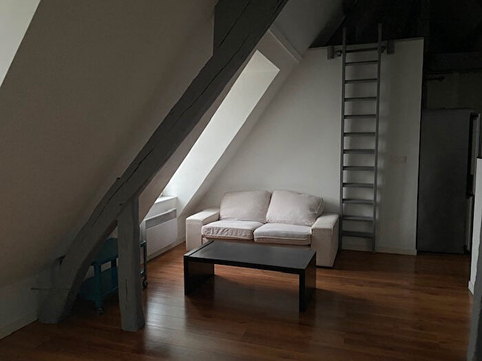 Appartement à louer - Senlis, Centre-ville - 2 pièces - 1 chambre