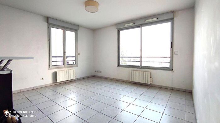 Appartement à louer - Gratte Ciel, Villeurbanne - 2 pièces - 1 chambre