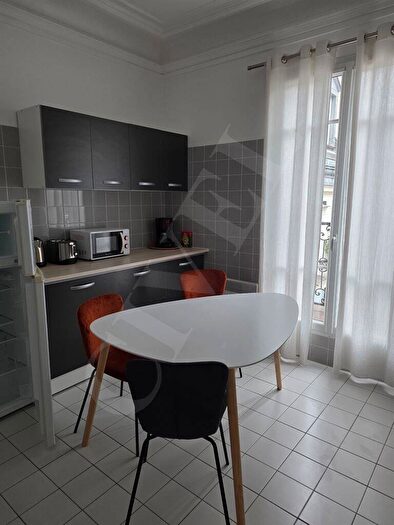 Appartement à louer - Paris ème arrondissement - 3 pièces - 2 chambres