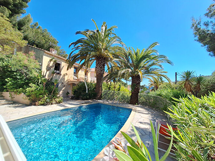 Maison à vendre - Saint-Mandrier-sur-Mer - 8 pièces - 6 chambres