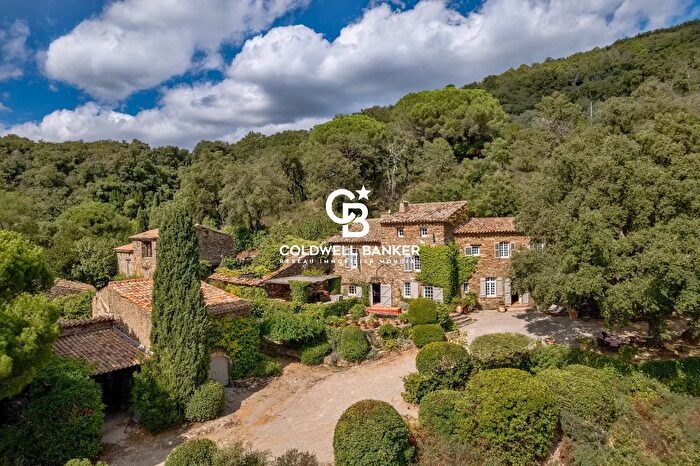 Maison à vendre - La Garde-Freinet - 20 pièces - 12 chambres