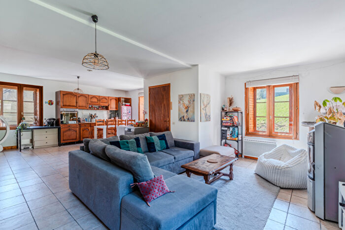 Saint-Christophe-sur-Guiers - Maison 4 pièces à vendre