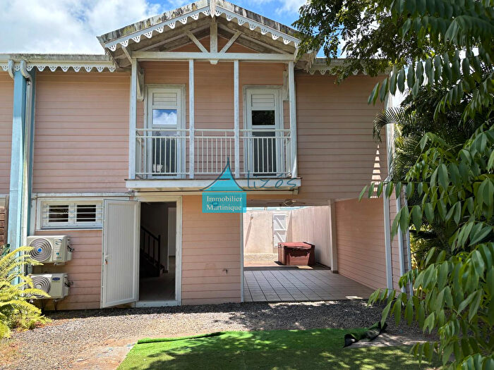 Maison 4 pièces à louer à Les Trois-Îlets
