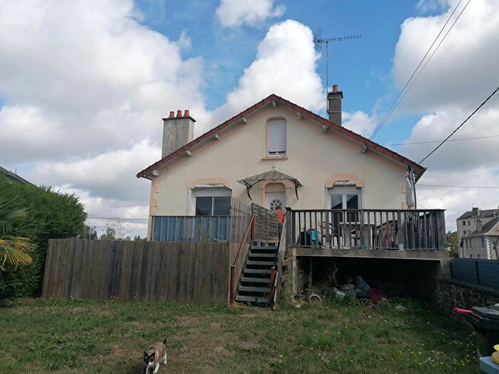 Maison à vendre - La Souterraine - 7 pièces - 5 chambres