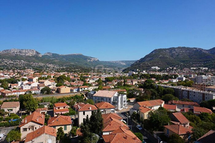 Appartement à louer - Toulon, Pont du Las - 4 pièces - 3 chambres