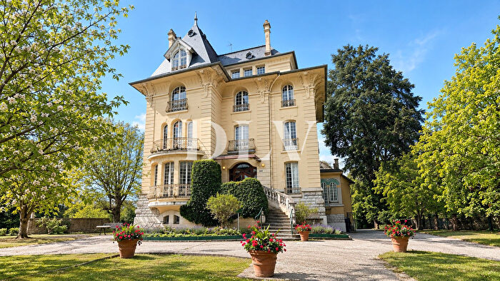Appartement 4 pièces à Fontainebleau, Plaine de la Chambre, à vendre