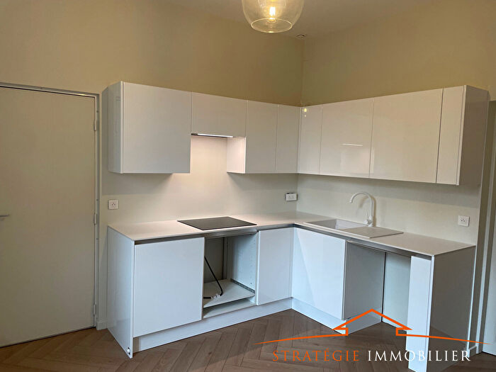 Appartement à louer - Beaune, Camp Américain, Porte de Beaune - 3 pièces - 2 chambres