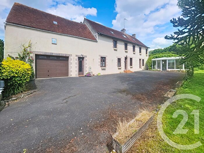 Maison 8 pièces à vendre à Fleuré