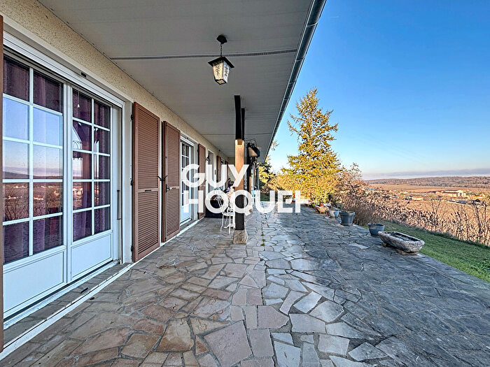 Maison à vendre - Saint-Gengoux-de-Scissé - 6 pièces - 4 chambres