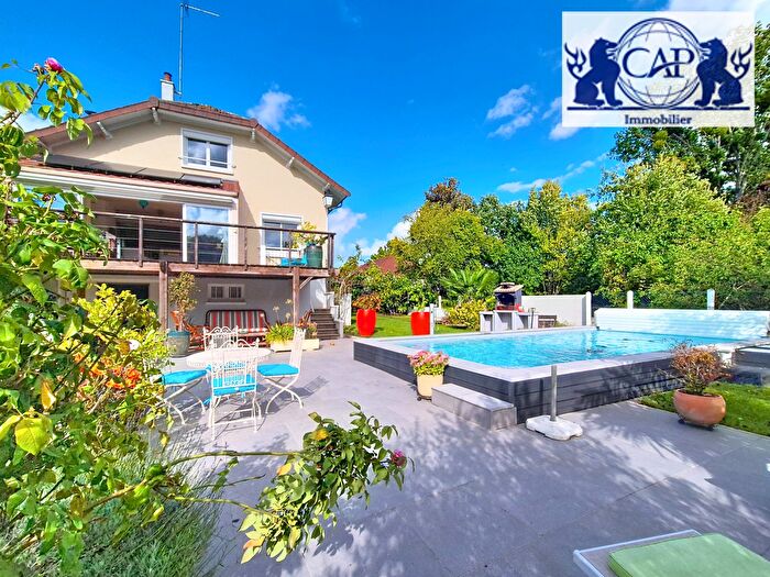 Maison à vendre - Montereau-Fault-Yonne - 5 pièces - 3 chambres