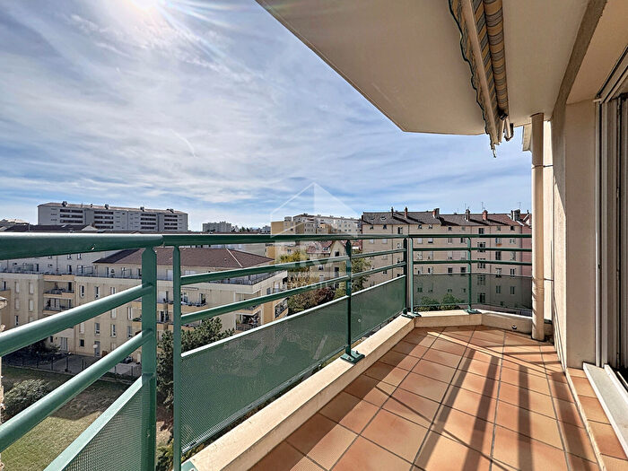 Appartement 3 pièces à Villeurbanne, République, Tolstoi, à vendre