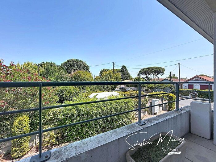 Bauge-Sarcignan-Versein, Villenave-d'Ornon : Appartement 3 pièces à louer