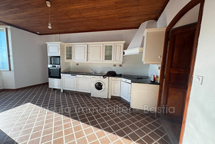 Appartement à louer - Bastia, Centre-ville ancien - 3 pièces - 2 chambres