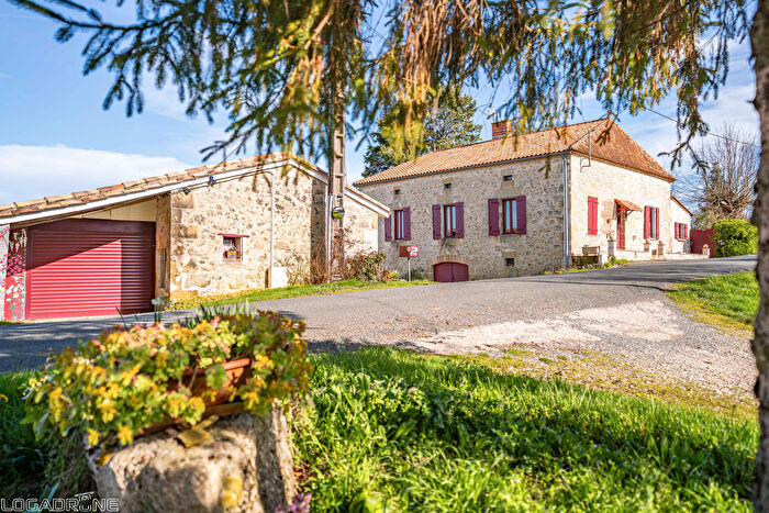 Maison à vendre - Saint-Maurice-de-Lestapel - 9 pièces - 5 chambres