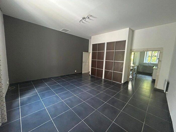 Esplanade, Nîmes - Appartement 2 pièces à louer