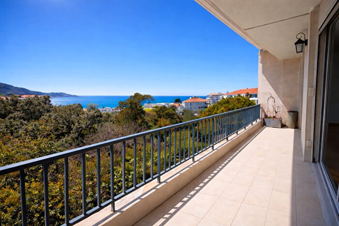 Appartement 4 pièces à vendre à Marseille 8ème, Saint-Giniez