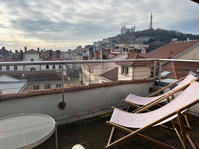 Appartement à louer - Lyon er arrondissement - 3 pièces - 2 chambres