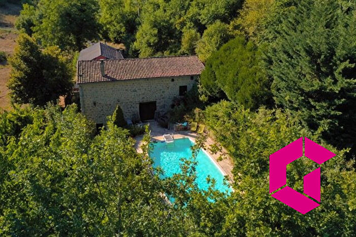 Maison à vendre - Olliergues - 8 pièces - 4 chambres