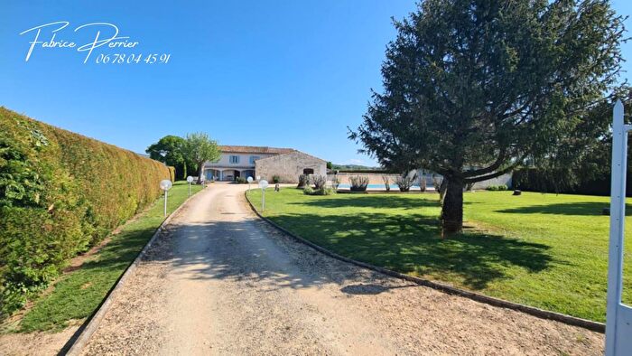 Maison à vendre - Bonlieu-sur-Roubion - 9 pièces - 4 chambres