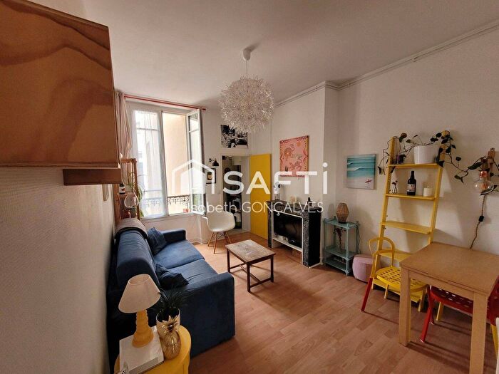 Bannier-Coligny, Orléans : Appartement 2 pièces à louer
