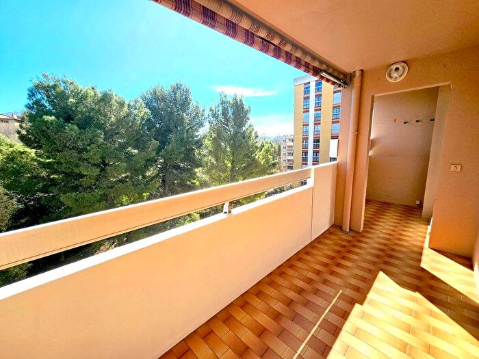 Appartement à louer - La Pomme, Marseille ème arrondissement - 4 pièces - 3 chambres