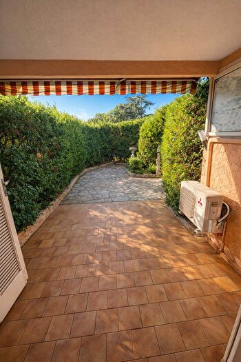 Appartement à louer - Saint-Cyr-sur-Mer - 1 pièce