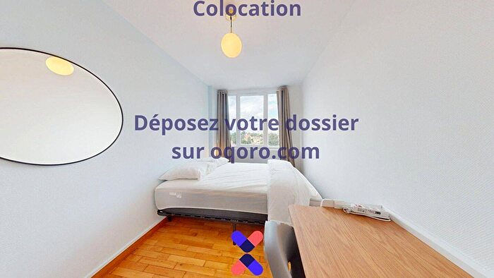 Appartement à louer - Les Essarts, Bron - 5 pièces - 4 chambres