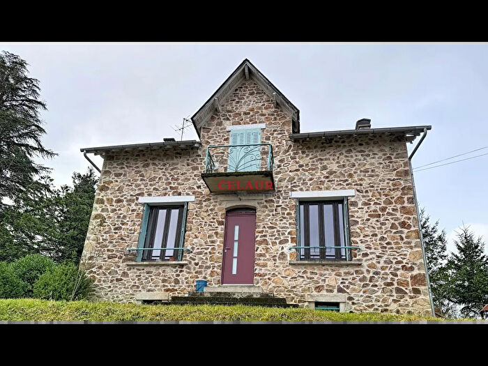 Maison à vendre - Neuvic - 6 pièces - 5 chambres