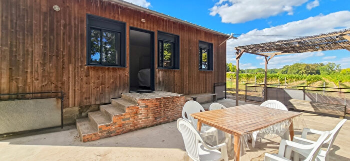 Saint-Pierre-d'Aurillac : Maison 3 pièces à vendre
