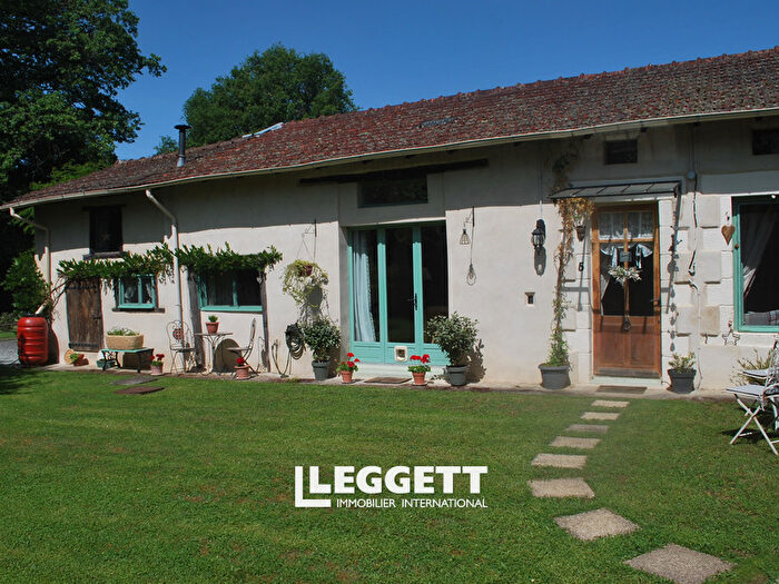 Maison 7 pièces à Saint-Martial-sur-Isop, à vendre