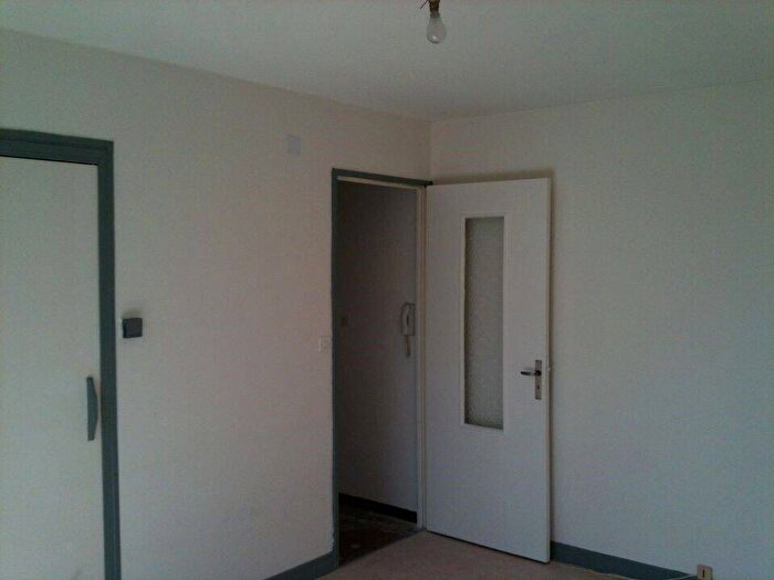 Appartement à louer - Glorieux Saint Barthelemy, Verdun - 1 pièce