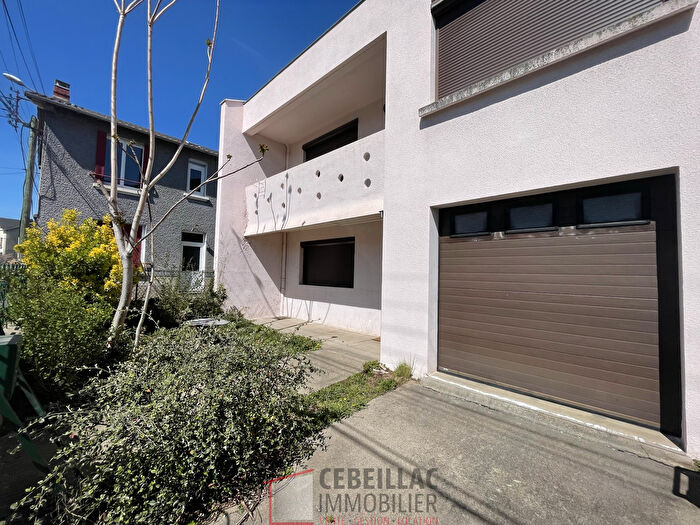 Maison à louer - Clermont-Ferrand, Saint-Jacques - 5 pièces - 3 chambres