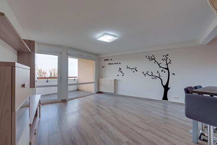 Appartement à louer - Ville Haute, Évian-les-Bains - 3 pièces - 2 chambres