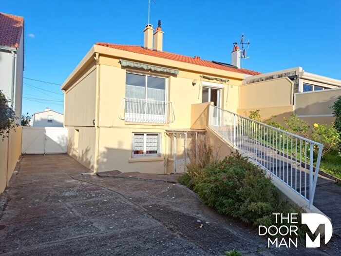 Maison à vendre - Rezé - 5 pièces - 2 chambres