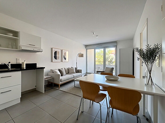 Appartement 2 pièces à vendre - Vitrolles, Centre-ville, Roucas, Les Pins, Le Liourat