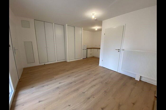 Appartement à louer - Neudorf Est Centre, Strasbourg - 1 pièce