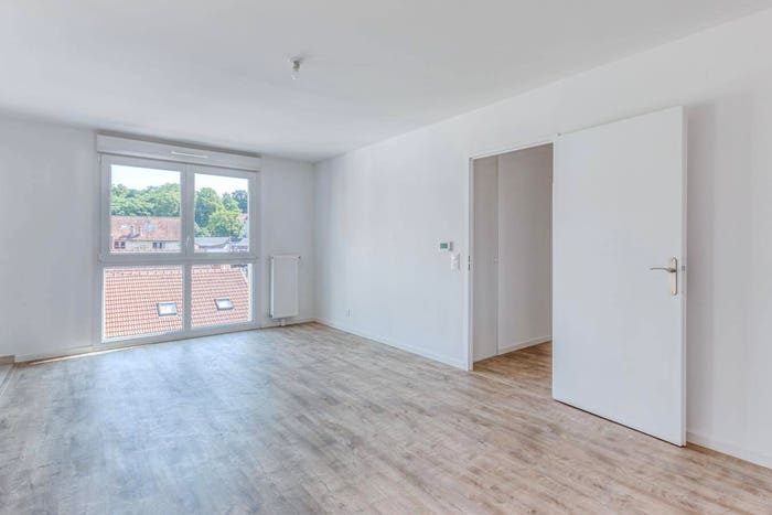 Rive Droite-Apport Paris Gare, Corbeil-Essonnes : Appartement 4 pièces à louer