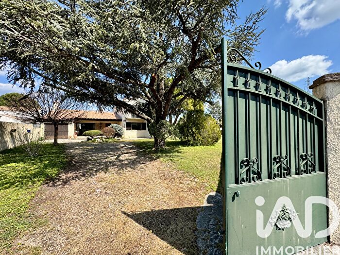 Maison à vendre - Milhaud - 6 pièces - 4 chambres