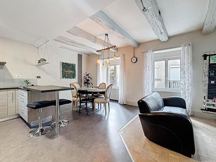 Maison à vendre - Laissac - 5 pièces - 4 chambres