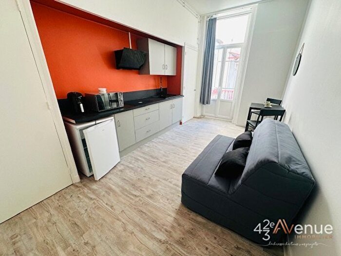 Appartement à louer - Saint-Étienne, Centre-ville, Peuple, Chavanelle - 1 pièce