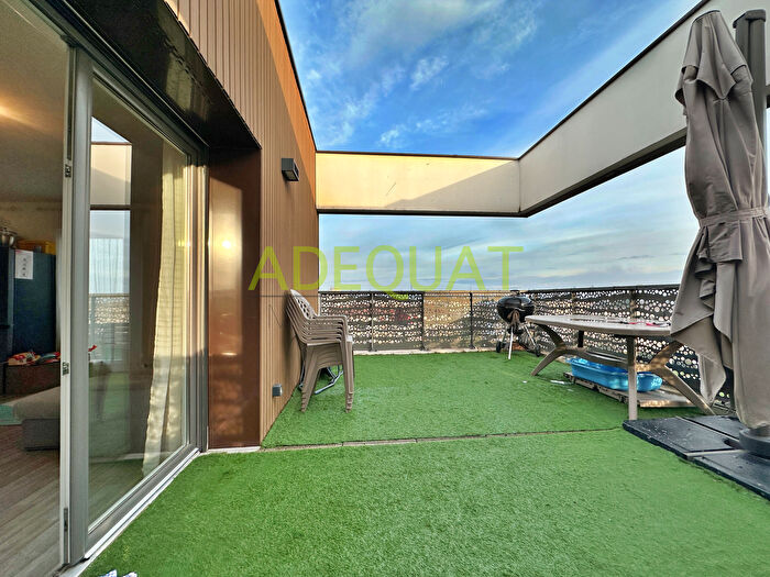 Appartement à vendre - LIsle-dAbeau, Fauvettes - 4 pièces - 3 chambres