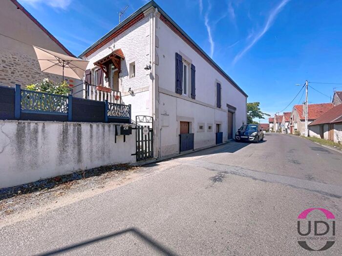 Maison à vendre - Huriel - 3 pièces - 2 chambres