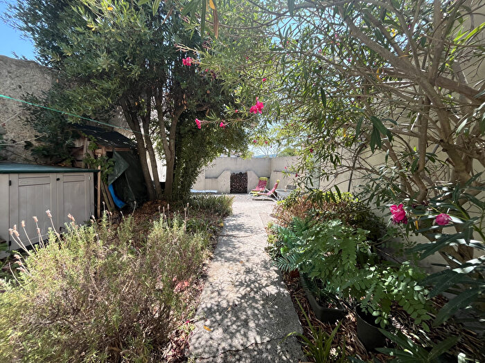Maison à Montclar, à vendre