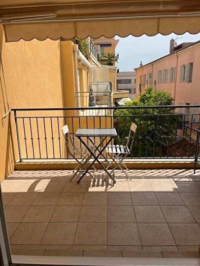 Bioves-Casino, Menton : Appartement 1 pièce à louer