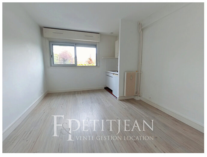 Rueil-Malmaison, Coeur de Ville : Appartement 1 pièce à louer