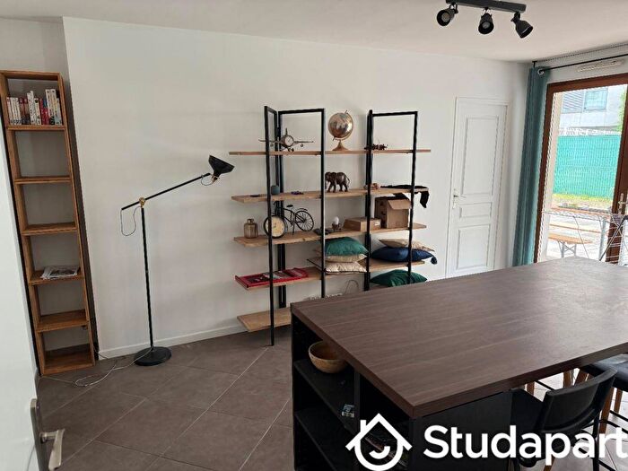 Croix Petit-Chenes dOr, Cergy - Appartement 1 pièce à louer
