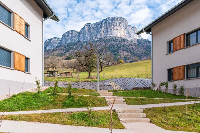 Appartement à louer - Dingy-Saint-Clair - 3 pièces - 2 chambres