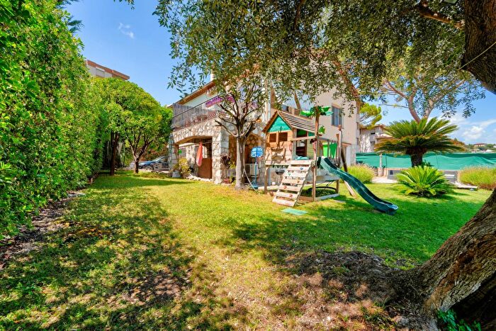 Maison à vendre - Nice, Cimiez - 7 pièces - 4 chambres