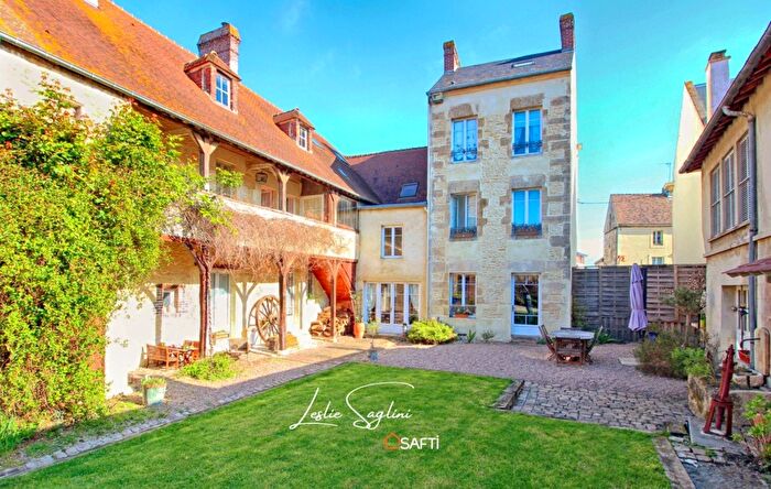 Maison 17 pièces à Trun, à vendre