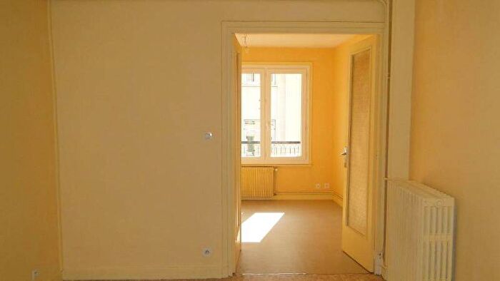 Appartement à louer - Ballainvilliers, Clermont-Ferrand - 2 pièces - 1 chambre